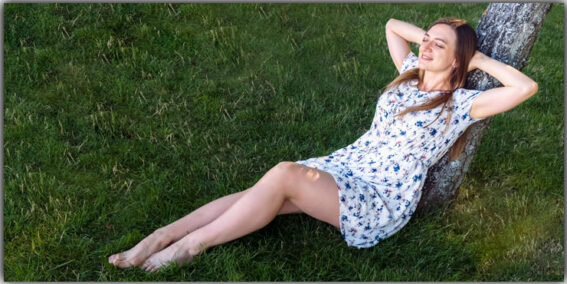 Best Female Poses Ideas For Portrait Photography - Graphic Experts India